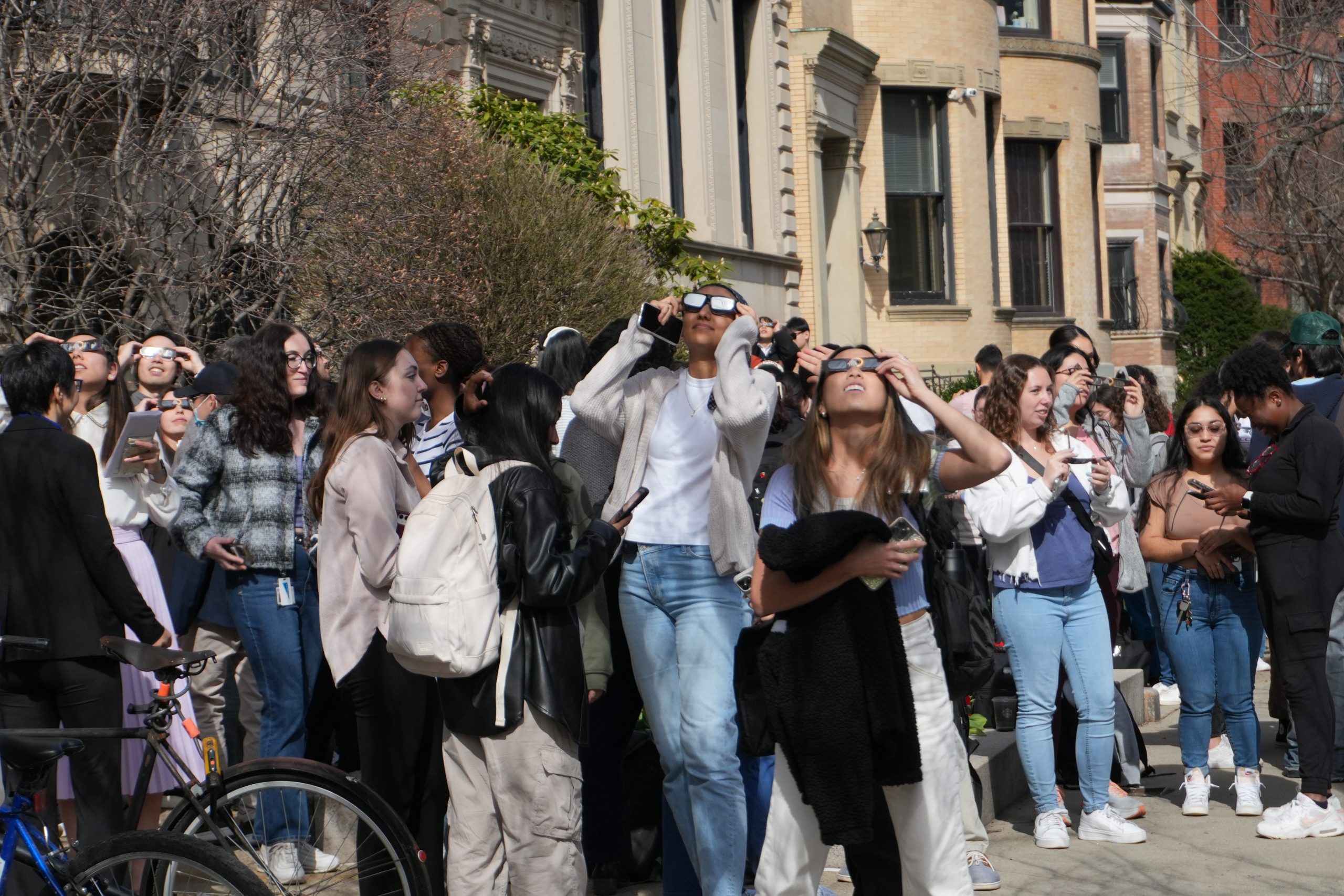 Optometry Students Gather to Look at the Sun - New England College of ...